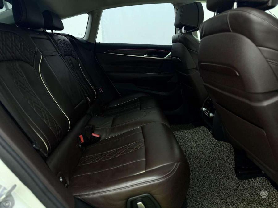 Balts BMW 630 2019 Viļņa, ar dzinēja tilpumu 2.99 L un nobraukumu 176 tūkst. km par 27000 €, foto 15 vietnē AUTOMOTO.COM.LV