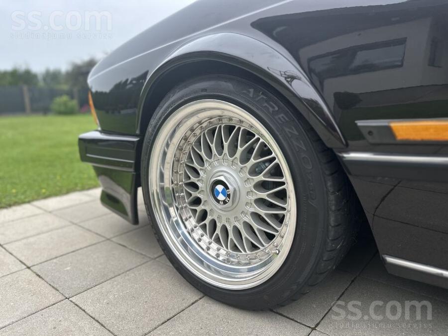 Melns BMW 635 1988 Ogre, ar dzinēja tilpumu 3.50 L un nobraukumu 1 tūkst. km par 44500 €, foto 13 vietnē AUTOMOTO.COM.LV