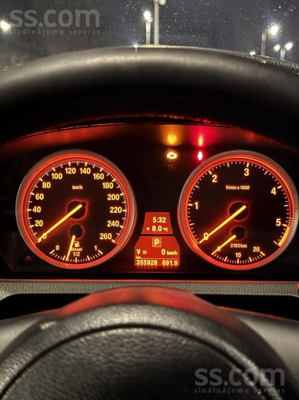 Black BMW 635 2008 in Bauska, with an engine capacity of 3.00 L and mileage of 356 thousand km for 12250 €, photo 9 on AUTOMOTO.COM.LV