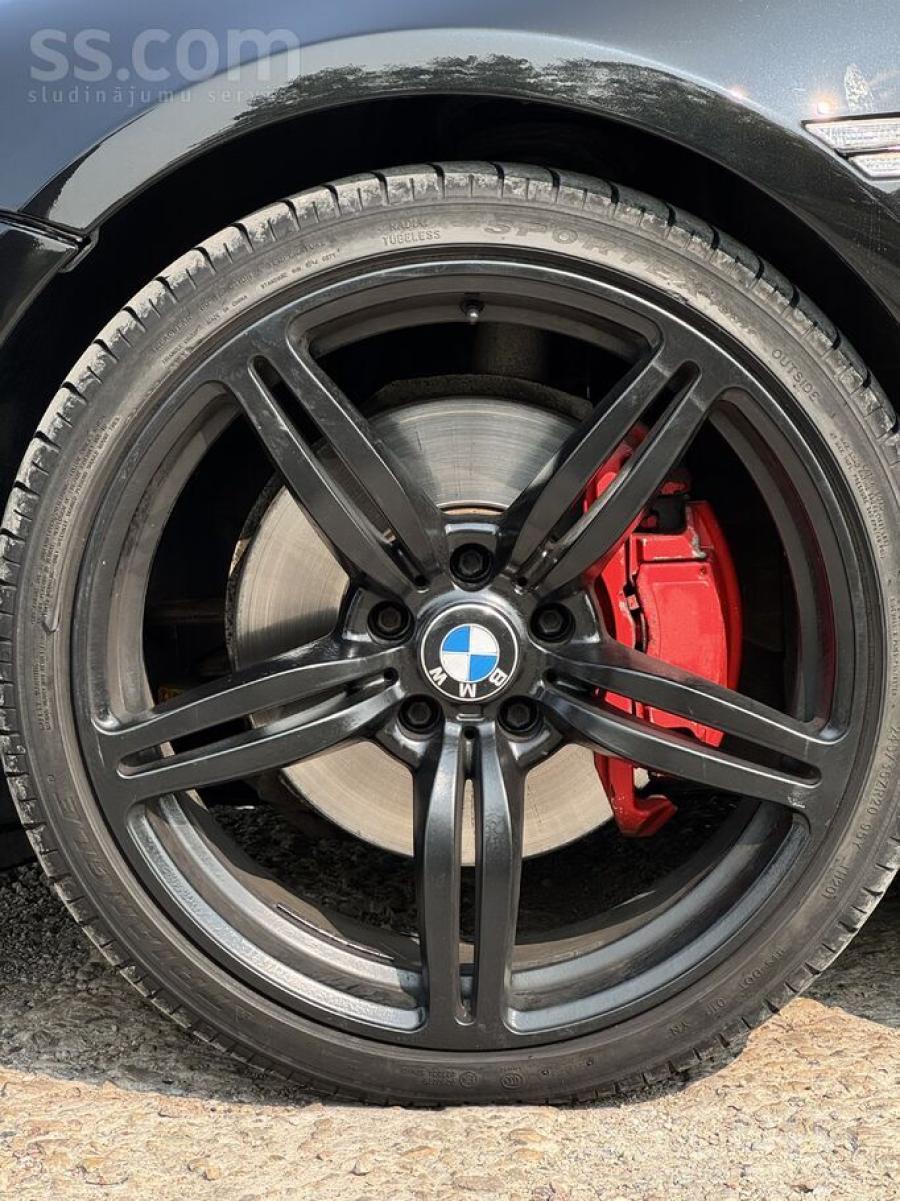 Black BMW 635 2009 in Liepaja, with an engine capacity of 3.00 L and mileage of 309 thousand km for 10999 €, photo 17 on AUTOMOTO.COM.LV