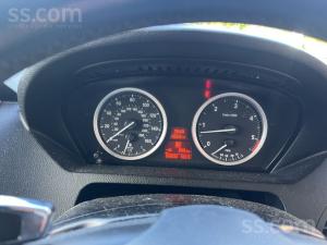 Black BMW 635 2010 in Jelgava, with an engine capacity of 3.00 L and mileage of 200 thousand km for 3850 €, photo 13 on AUTOMOTO.COM.LV