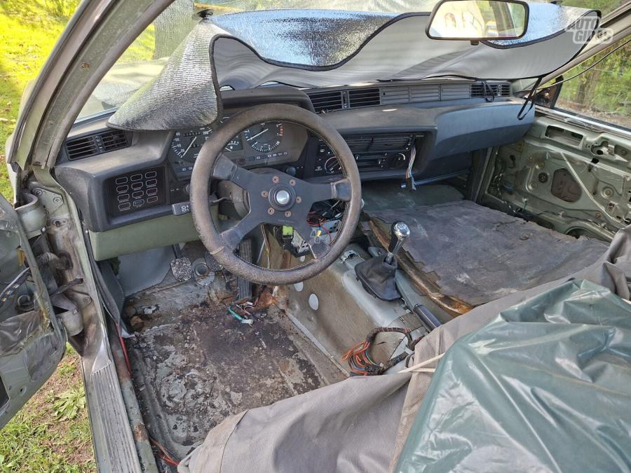 BMW 635 1985 in Vilnius, with an engine capacity of 3.50 L and mileage of 10 thousand km for 6999 €, photo 16 on AUTOMOTO.COM.LV