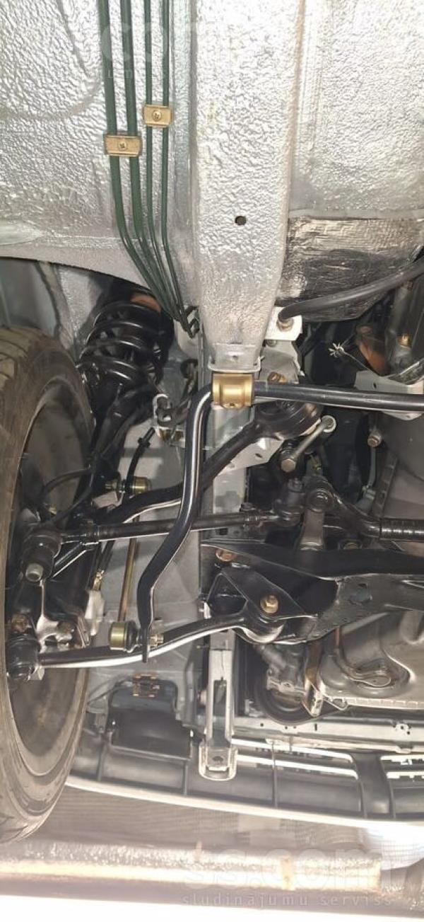Pelēks BMW 635 1983 Rīga, ar dzinēja tilpumu 3.50 L un nobraukumu 187 tūkst. km par 27000 €, foto 4 vietnē AUTOMOTO.COM.LV