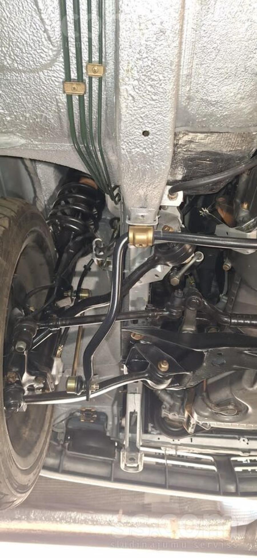 Pelēks BMW 635 1983 Rīga, ar dzinēja tilpumu 3.50 L un nobraukumu 187 tūkst. km par 27000 €, foto 5 vietnē AUTOMOTO.COM.LV