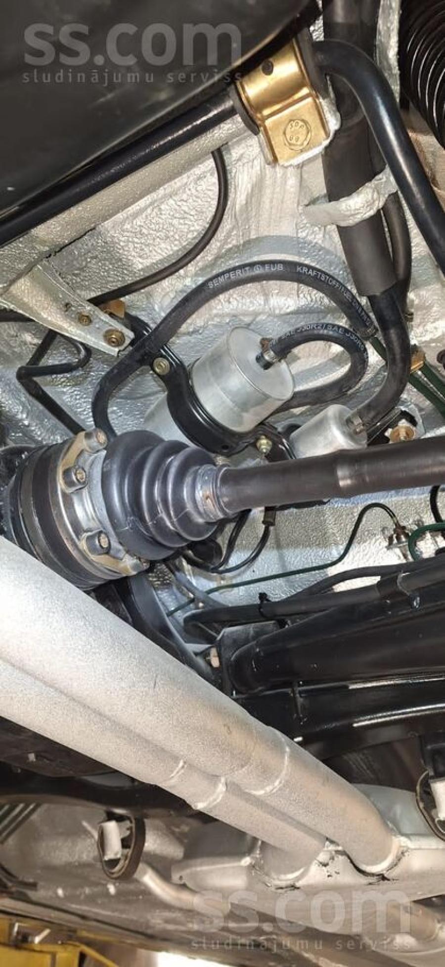 Pelēks BMW 635 1983 Rīga, ar dzinēja tilpumu 3.50 L un nobraukumu 187 tūkst. km par 27000 €, foto 6 vietnē AUTOMOTO.COM.LV