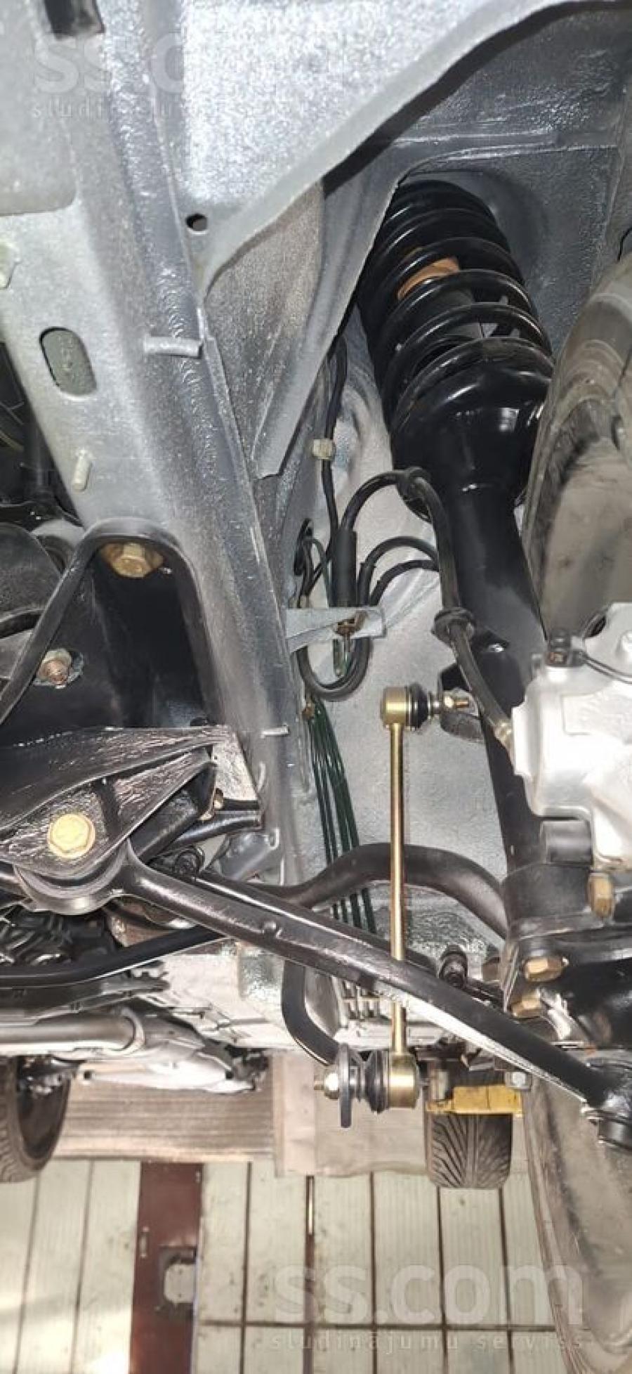 Pelēks BMW 635 1983 Rīga, ar dzinēja tilpumu 3.50 L un nobraukumu 187 tūkst. km par 27000 €, foto 7 vietnē AUTOMOTO.COM.LV