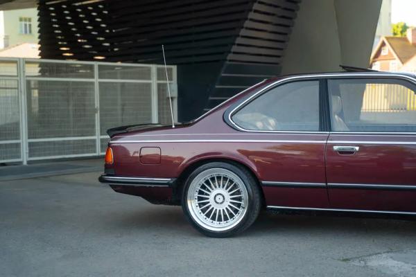 Sarkans BMW 635 1984 Liepāja, ar dzinēja tilpumu 3.50 L un nobraukumu 284 tūkst. km par 19000 €, foto 9 vietnē AUTOMOTO.COM.LV