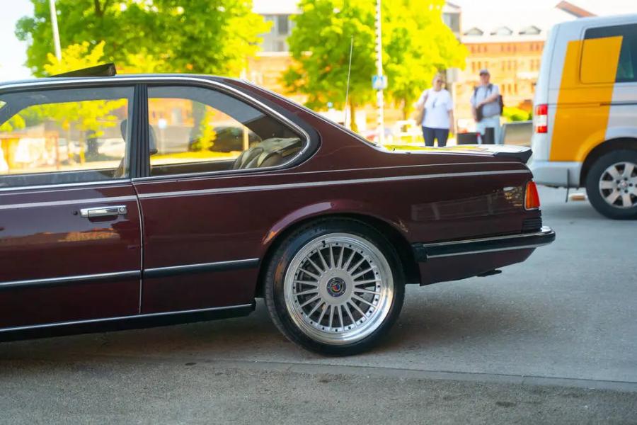 Красный БМВ 635 1984 в Лиепая, объемом двигателя 3.50 л и пробегом 284 тыс. км за 19000 €, фото 15 на AUTOMOTO.COM.LV