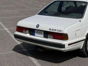 Balts BMW 635 1989 Viļņa, ar dzinēja tilpumu 3.44 L un nobraukumu 120 tūkst. km par 11700 €, foto 6 vietnē AUTOMOTO.COM.LV