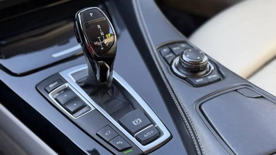 Melns BMW 640 2011 Jūrmala, ar dzinēja tilpumu 3.00 L un nobraukumu 250 tūkst. km par 13950 €, foto 30 vietnē AUTOMOTO.COM.LV