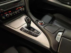 Black BMW 640 2012 in Marijampole, with an engine capacity of 2.99 L and mileage of 255 thousand km for 15750 €, photo 9 on AUTOMOTO.COM.LV