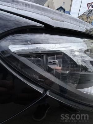 Black BMW 640 2012 in Riga, with an engine capacity of 3.00 L and mileage of 162 thousand km for 16900 €, photo 21 on AUTOMOTO.COM.LV