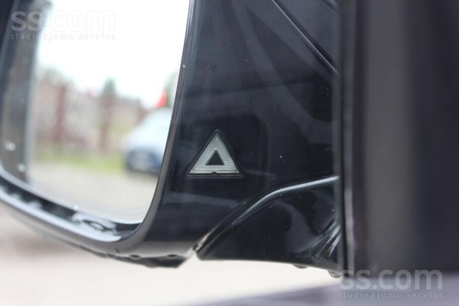 Melns BMW 640 2015 Liepāja, ar dzinēja tilpumu 3.00 L un nobraukumu 230 tūkst. km par 20000 €, foto 22 vietnē AUTOMOTO.COM.LV