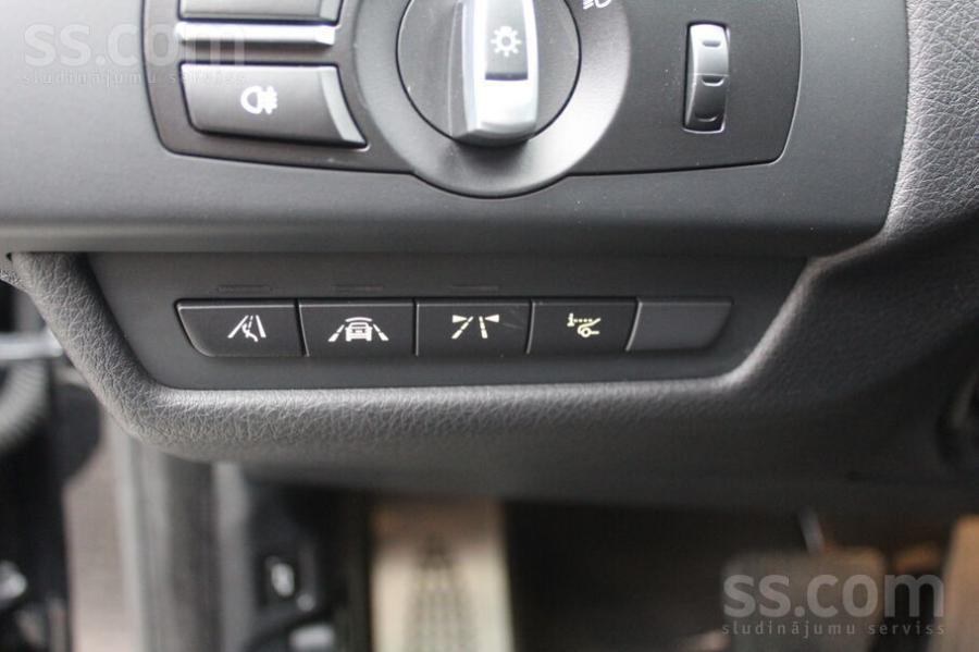 Melns BMW 640 2015 Liepāja, ar dzinēja tilpumu 3.00 L un nobraukumu 230 tūkst. km par 20000 €, foto 25 vietnē AUTOMOTO.COM.LV