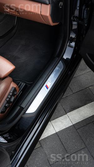 Black BMW 640 2013 in Riga, with an engine capacity of 3.00 L and mileage of 191 thousand km for 19800 €, photo 12 on AUTOMOTO.COM.LV