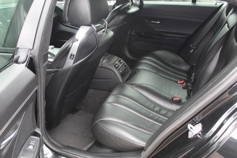 Black BMW 640 2015 in Liepaja, with an engine capacity of 3.00 L and mileage of 230 thousand km for 20000 €, photo 9 on AUTOMOTO.COM.LV