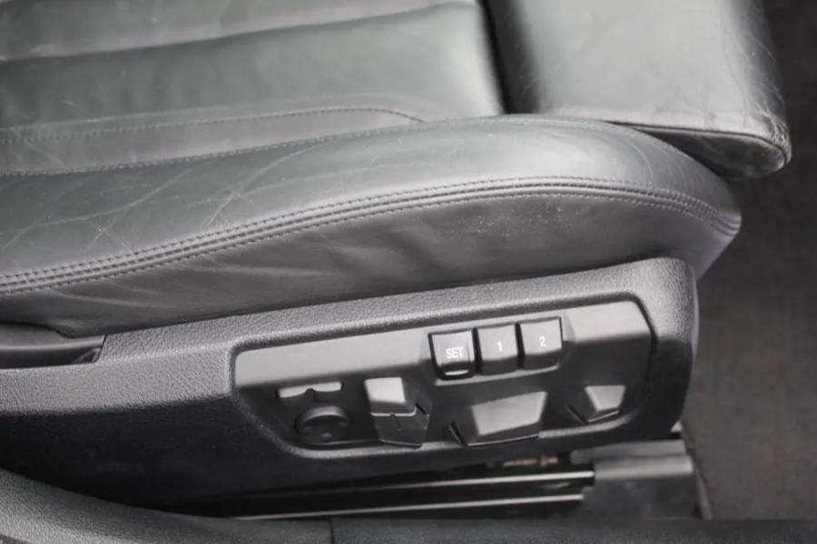 Black BMW 640 2015 in Liepaja, with an engine capacity of 3.00 L and mileage of 230 thousand km for 20000 €, photo 11 on AUTOMOTO.COM.LV
