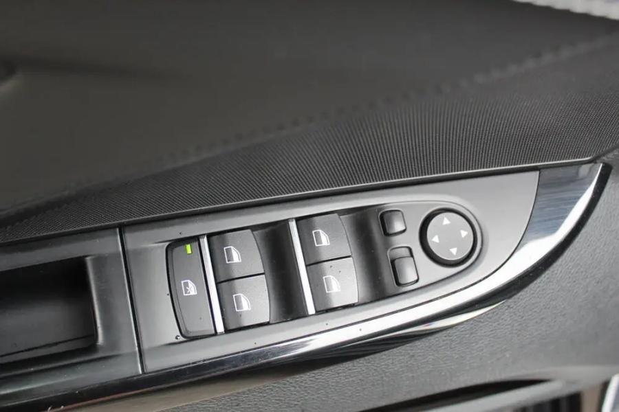 Black BMW 640 2015 in Liepaja, with an engine capacity of 3.00 L and mileage of 230 thousand km for 20000 €, photo 25 on AUTOMOTO.COM.LV
