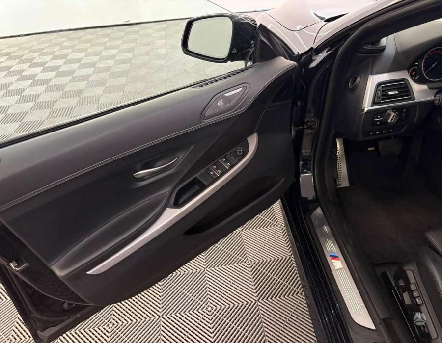 Black BMW 640 2015 in Marijampole, with an engine capacity of 2.99 L and mileage of 206 thousand km for 16999 €, photo 33 on AUTOMOTO.COM.LV