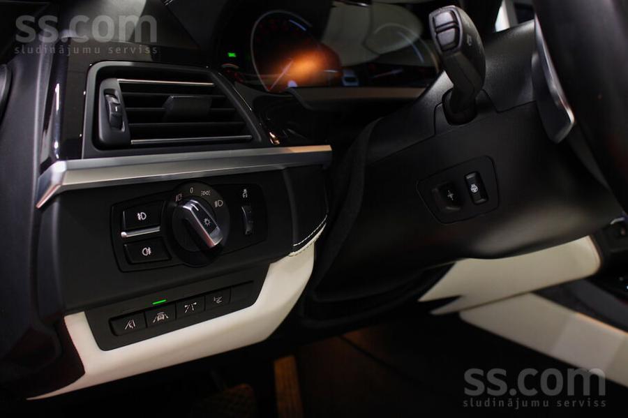 Black BMW 640 2015 in Riga, with an engine capacity of 3.00 L and mileage of 232 thousand km for 27300 €, photo 13 on AUTOMOTO.COM.LV