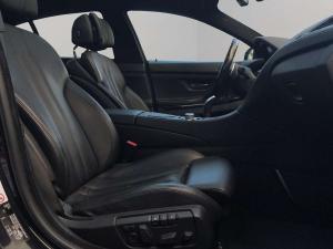Black BMW 640 Gran Coupe 2012 in Vilnius, with an engine capacity of 3.00 L and mileage of 235 thousand km for 14999 €, photo 9 on AUTOMOTO.COM.LV