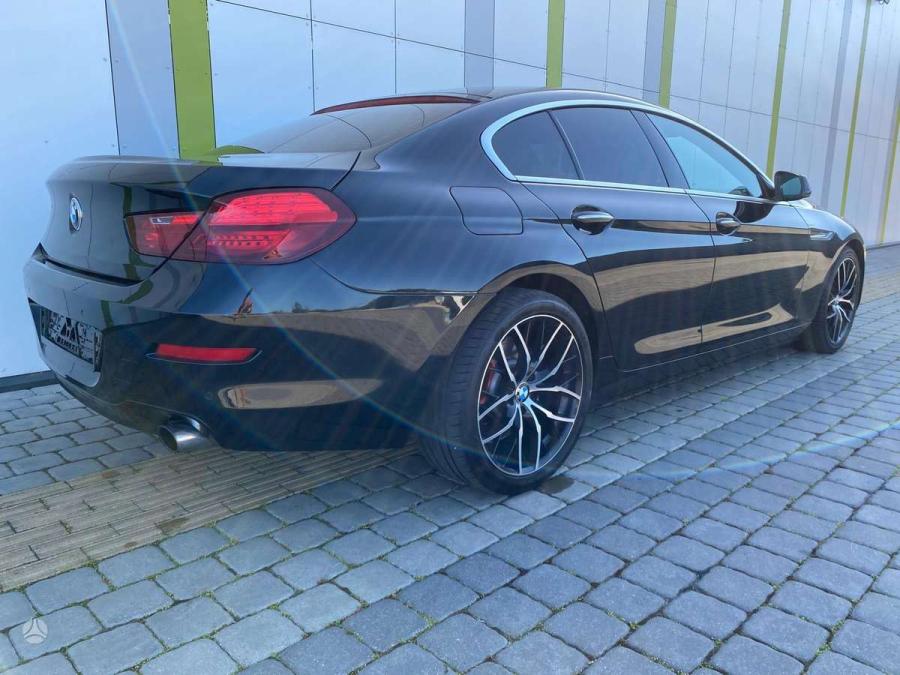 Melns BMW 640 Gran Coupe 2014 Raseiniai, ar dzinēja tilpumu 2.99 L un nobraukumu 212 tūkst. km par 16300 €, foto 5 vietnē AUTOMOTO.COM.LV