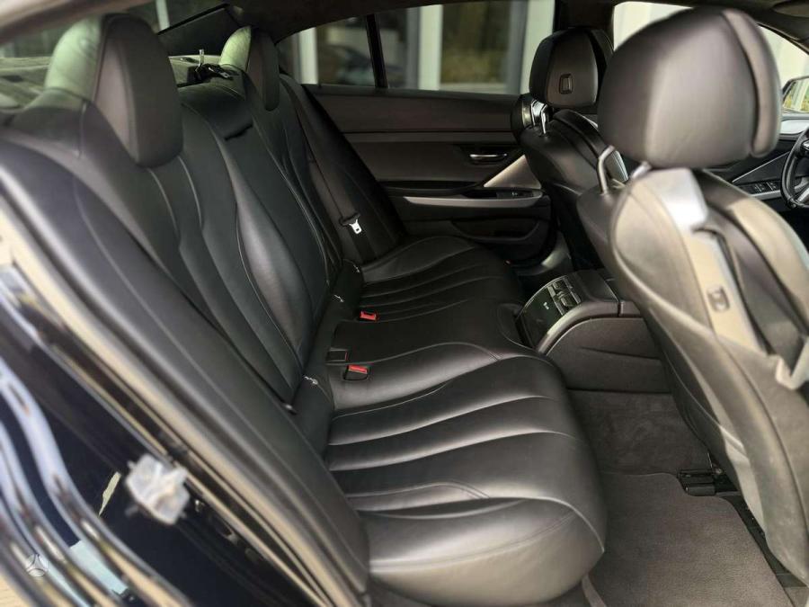 Melns BMW 640 Gran Coupe 2014 Viļņa, ar dzinēja tilpumu 2.99 L un nobraukumu 296 tūkst. km par 16600 €, foto 26 vietnē AUTOMOTO.COM.LV