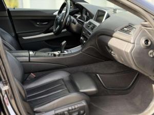 Melns BMW 640 Gran Coupe 2014 Viļņa, ar dzinēja tilpumu 2.99 L un nobraukumu 296 tūkst. km par 16600 €, foto 27 vietnē AUTOMOTO.COM.LV