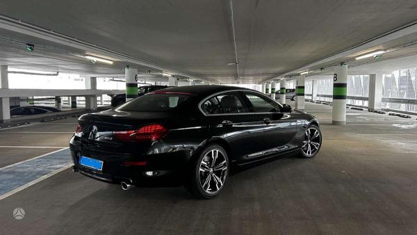 Melns BMW 640 Gran Coupe 2015 Viļņa, ar dzinēja tilpumu 2.99 L un nobraukumu 225 tūkst. km par 14200 €, foto 5 vietnē AUTOMOTO.COM.LV