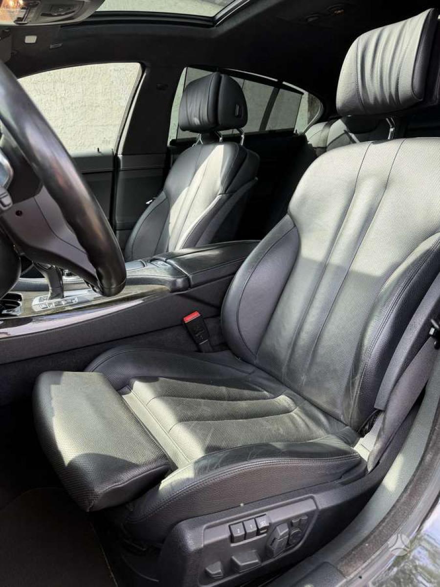 Black BMW 640 Gran Coupe 2017 in Vilnius, with an engine capacity of 3.00 L and mileage of 200 thousand km for 19600 €, photo 19 on AUTOMOTO.COM.LV