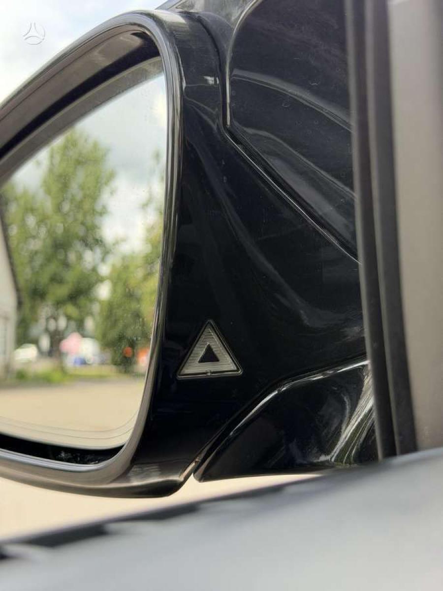 Black BMW 640 Gran Coupe 2017 in Vilnius, with an engine capacity of 3.00 L and mileage of 200 thousand km for 19600 €, photo 28 on AUTOMOTO.COM.LV