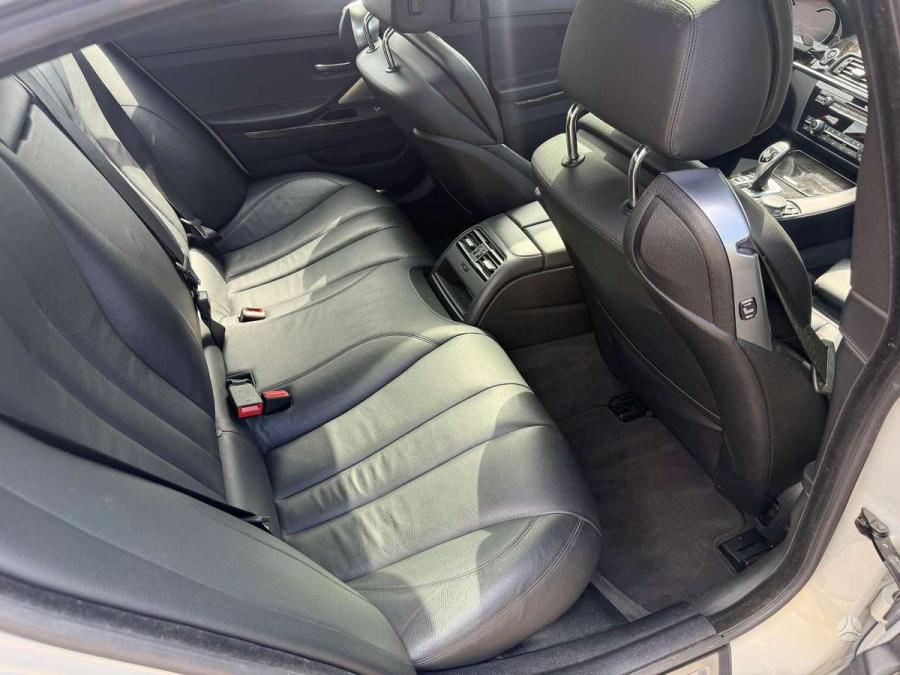 Pelēks BMW 640 Gran Coupe 2015 Tauragė, ar dzinēja tilpumu 2.99 L un nobraukumu 280 tūkst. km par 14999 €, foto 16 vietnē AUTOMOTO.COM.LV