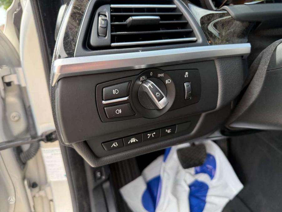 Pelēks BMW 640 Gran Coupe 2015 Tauragė, ar dzinēja tilpumu 2.99 L un nobraukumu 280 tūkst. km par 14999 €, foto 20 vietnē AUTOMOTO.COM.LV