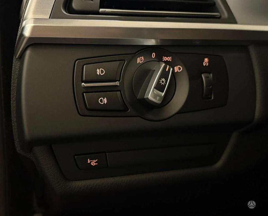 Sarkans BMW 640 Gran Coupe 2013 Marijampole, ar dzinēja tilpumu 2.99 L un nobraukumu 278 tūkst. km par 15650 €, foto 40 vietnē AUTOMOTO.COM.LV
