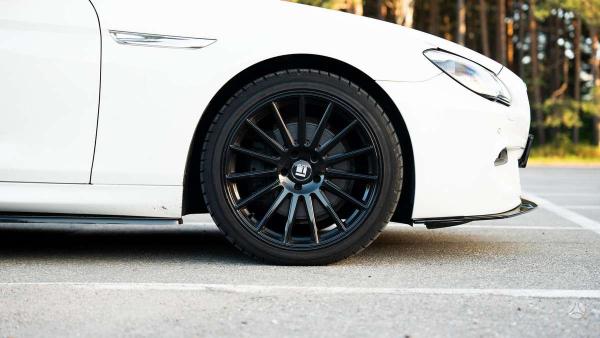 White BMW 640 Gran Coupe 2016 in Klaipeda, with an engine capacity of 2.98 L and mileage of 109 thousand km for 21000 €, photo 7 on AUTOMOTO.COM.LV