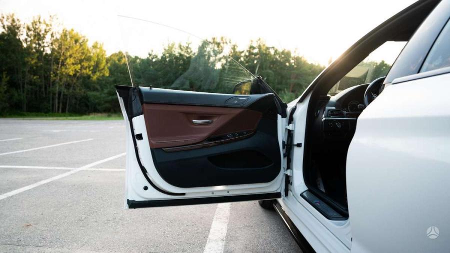 White BMW 640 Gran Coupe 2016 in Klaipeda, with an engine capacity of 2.98 L and mileage of 109 thousand km for 21000 €, photo 16 on AUTOMOTO.COM.LV