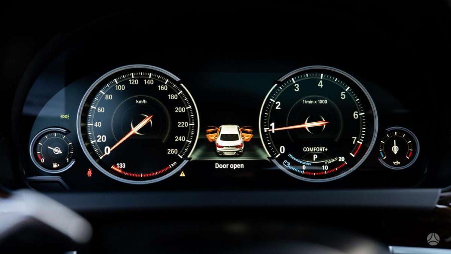 White BMW 640 Gran Coupe 2016 in Klaipeda, with an engine capacity of 2.98 L and mileage of 109 thousand km for 21000 €, photo 33 on AUTOMOTO.COM.LV