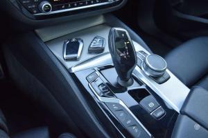 Melns BMW 640 Gran Turismo 2018 Viļņa, ar dzinēja tilpumu 3.00 L un nobraukumu 195 tūkst. km par 25200 €, foto 32 vietnē AUTOMOTO.COM.LV