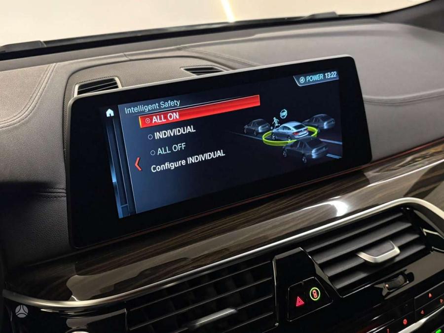 Black BMW 640 Gran Turismo 2018 in Marijampole, with an engine capacity of 2.99 L and mileage of 243 thousand km for 24999 €, photo 4 on AUTOMOTO.COM.LV