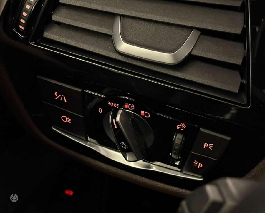 Black BMW 640 Gran Turismo 2018 in Marijampole, with an engine capacity of 2.99 L and mileage of 243 thousand km for 24999 €, photo 21 on AUTOMOTO.COM.LV