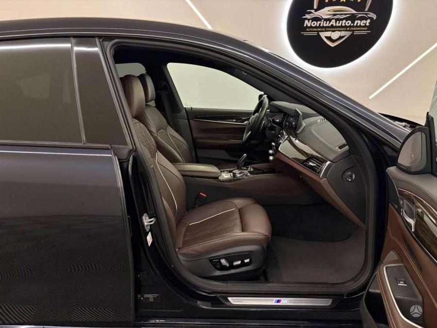 Black BMW 640 Gran Turismo 2018 in Marijampole, with an engine capacity of 2.99 L and mileage of 243 thousand km for 24999 €, photo 22 on AUTOMOTO.COM.LV