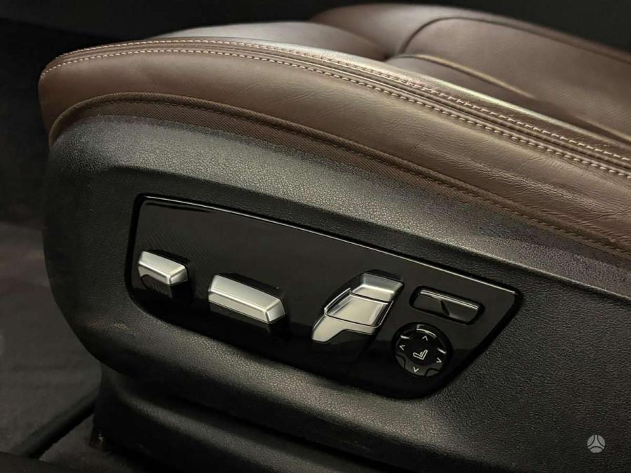 Black BMW 640 Gran Turismo 2018 in Marijampole, with an engine capacity of 2.99 L and mileage of 243 thousand km for 24999 €, photo 34 on AUTOMOTO.COM.LV