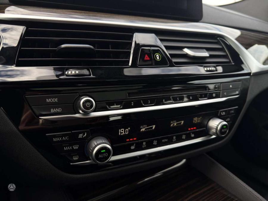 Pelēks BMW 640 Gran Turismo 2019 Kauņa, ar dzinēja tilpumu 3.00 L un nobraukumu 120 tūkst. km par 25499 €, foto 18 vietnē AUTOMOTO.COM.LV