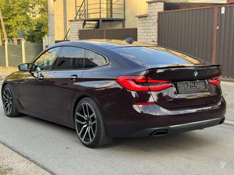 Sarkans BMW 640 Gran Turismo 2018 Šauļi, ar dzinēja tilpumu 3.00 L un nobraukumu 224 tūkst. km par 24200 €, foto 5 vietnē AUTOMOTO.COM.LV