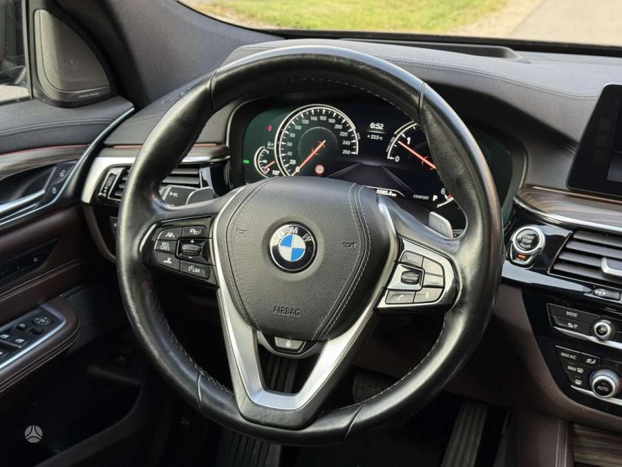 Sarkans BMW 640 Gran Turismo 2018 Šauļi, ar dzinēja tilpumu 3.00 L un nobraukumu 224 tūkst. km par 24200 €, foto 21 vietnē AUTOMOTO.COM.LV
