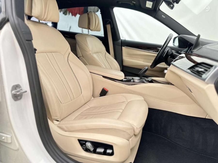 White BMW 640 Gran Turismo 2018 in Vilnius, with an engine capacity of 3.00 L and mileage of 78 thousand km for 30450 €, photo 15 on AUTOMOTO.COM.LV