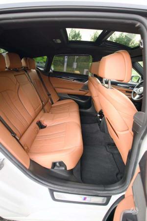 Balts BMW 640 Gran Turismo 2018 Viļņa, ar dzinēja tilpumu 3.00 L un nobraukumu 150 tūkst. km par 26000 €, foto 24 vietnē AUTOMOTO.COM.LV