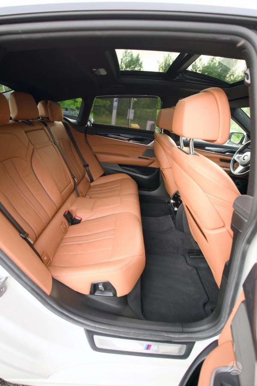 Balts BMW 640 Gran Turismo 2018 Viļņa, ar dzinēja tilpumu 3.00 L un nobraukumu 150 tūkst. km par 26000 €, foto 24 vietnē AUTOMOTO.COM.LV