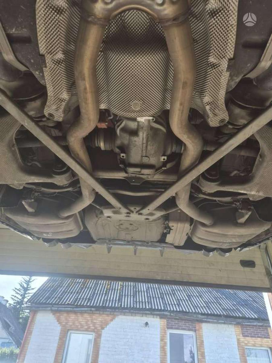 Pelēks BMW 640 2012 Viļņa, ar dzinēja tilpumu 2.98 L un nobraukumu 153 tūkst. km par 18000 €, foto 12 vietnē AUTOMOTO.COM.LV