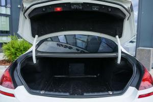 White BMW 640 2011 in Kaunas, with an engine capacity of 2.99 L and mileage of 319 thousand km for 14950 €, photo 16 on AUTOMOTO.COM.LV